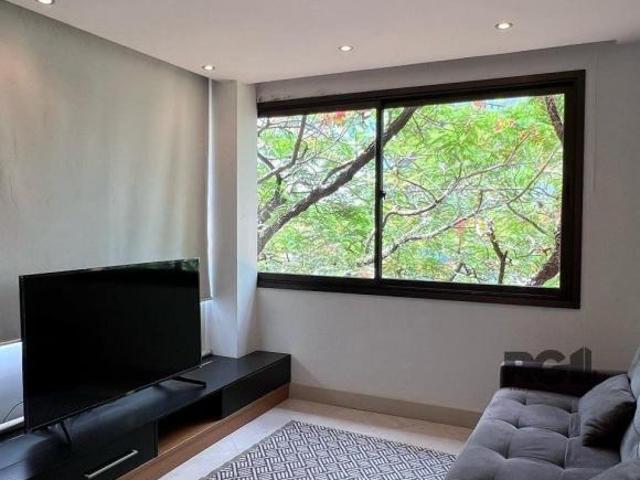 Excelente apartamento inteiramente decorado e mobiliado, com ótimo acabamento em localização privile
