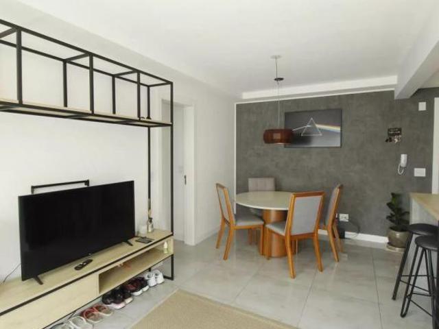 Excelente Apartamento mobiliado, 2 dormitórios para comprar, no Bairro Higienópolis