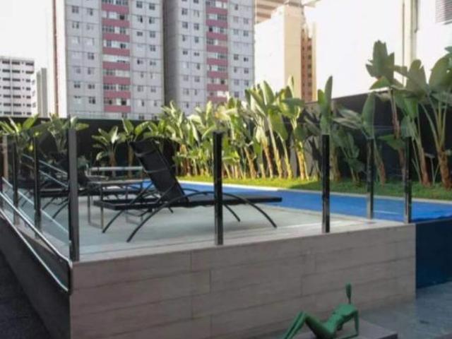 Excelente apartamento, mobiliado, 2 quartos, 70m², suíte e 2 vagas em prédio imponente, contemporâne