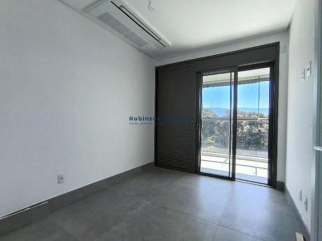 Excelente apartamento NOVO à venda na Riviera