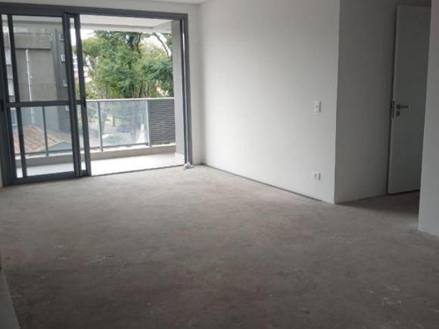 EXCELENTE APARTAMENTO NOVO EM CONDOMÍNIO CLUBE A 5 MIUTOS DO CLUBE CURITIBANO