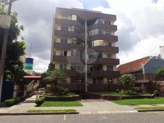 Excelente Apartamento no Batel, 2 dormitórios,1 Vaga de Garagem,com 52 m²