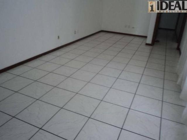 Excelente apartamento no Gonzaga, andar alto,04 dormitorios, de frente,sala 02 ambientes, 04 dormit