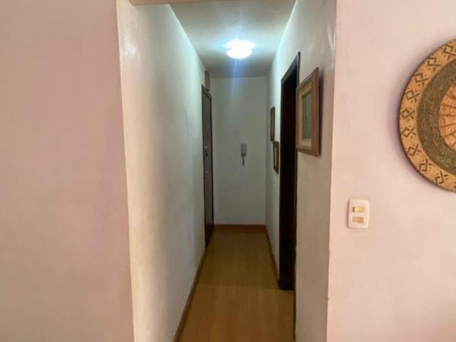 Excelente apartamento no Guaira/ Portão com 2 quar