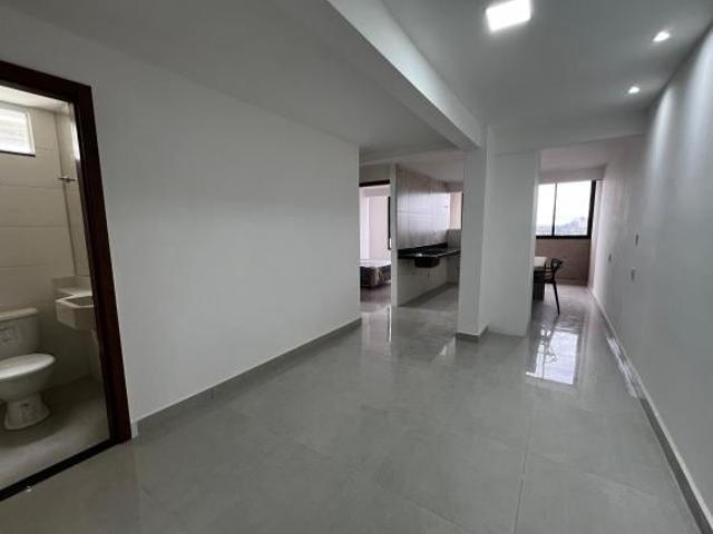 EXCELENTE APARTAMENTO NO EDIFICIO PÉROLA C/ 2 QUARTOS