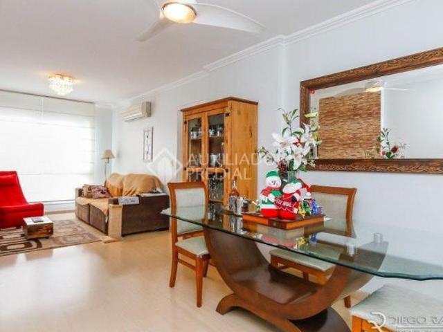 EXCELENTE APARTAMENTO NO MENINO DEUS