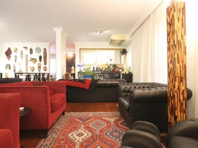EXCELENTE APARTAMENTO NA COBERTURA COM 220 M²