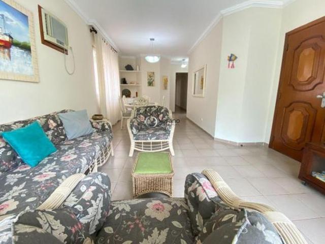 Excelente apartamento na Enseada com 4 quartos sendo 1 suíte