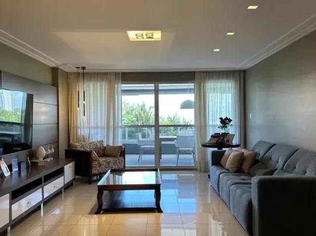 Excelente Apartamento na Ponta do Farol com 3 suítes | Vista Mar