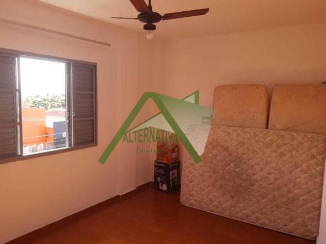 Excelente apartamento na Vila Tupi. À poucas quadras da Praia!