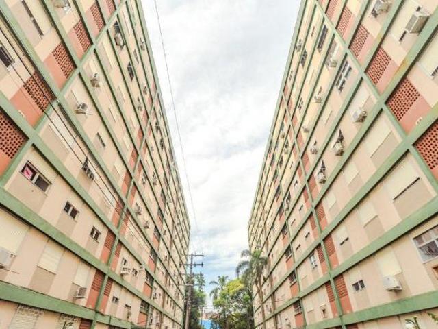 Excelente apartamento semi mobiliado
