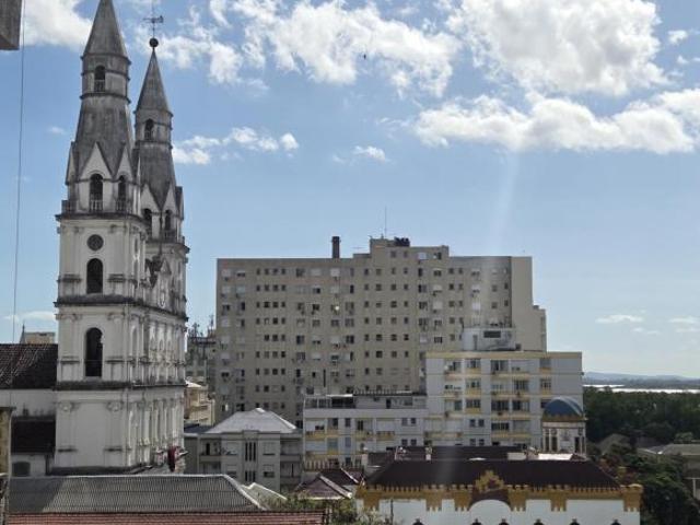 Excelente apartamento semi mobiliado com 87m2 e 2 dormitórios