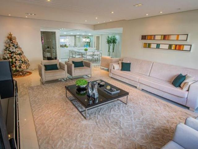 Excelente apartamento semi mobiliado no Batel