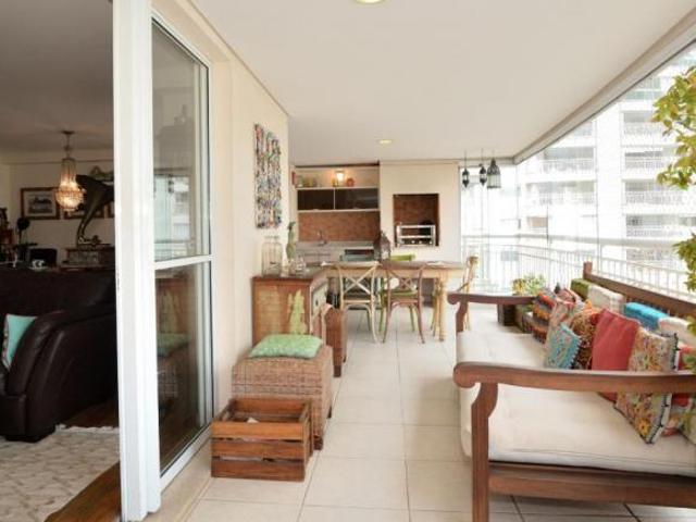 Funcional apartamento para venda em Vila Romana com 4 quartos, sendo 3 suítes, 189m² michelecandid