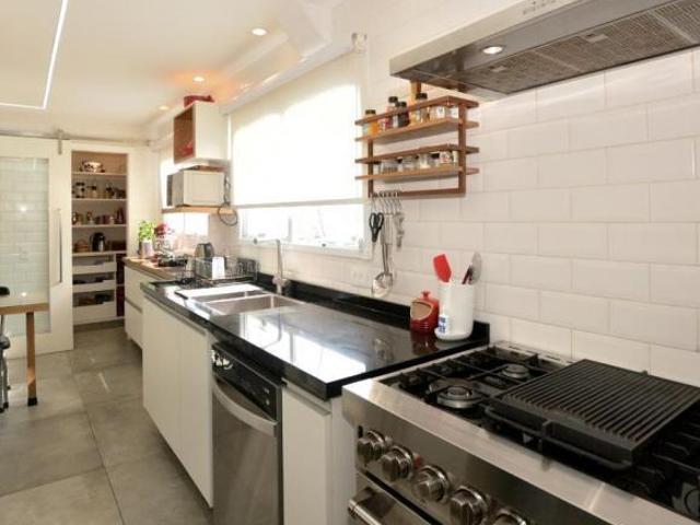 Confortável apartamento para venda em Vila Romana com 4 quartos, sendo 3 suítes, 189m² robertasant