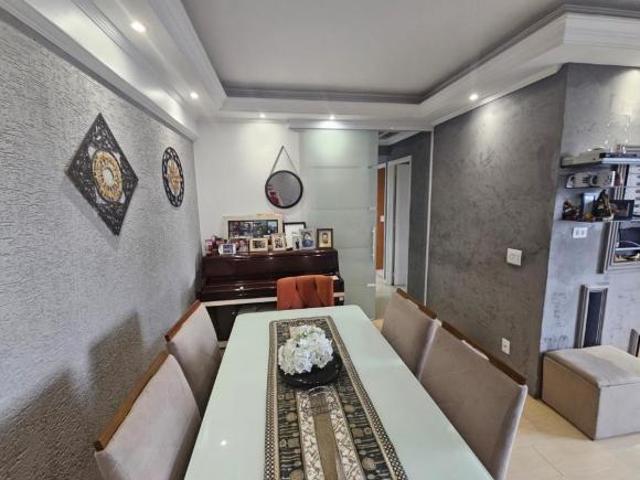 Agradável apartamento para venda em Santa Teresinha com 3 quartos, sendo 1 suíte, 81m²