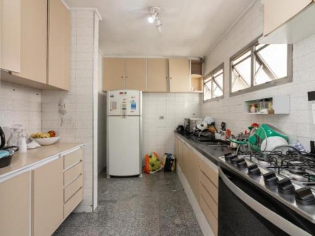 Agradável apartamento para venda em Santa Cecília com 3 quartos, sendo 3 suítes, 224m²