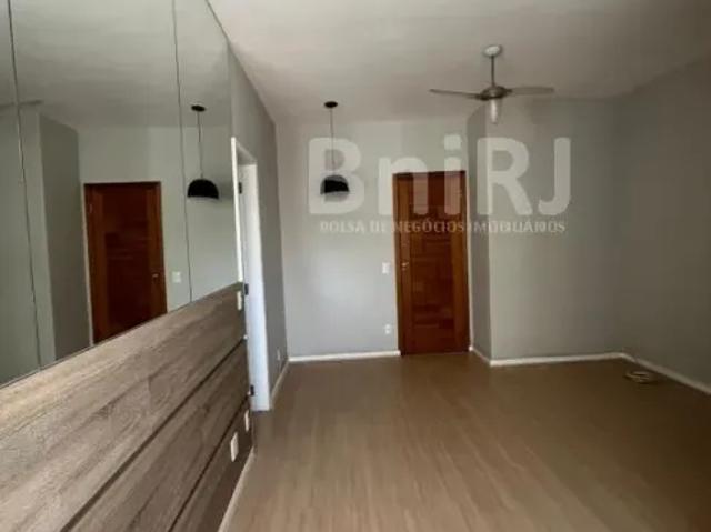 Excelente apartamento! Quarto e sala com dependencia completa e vaga na escritura!