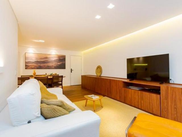 Excelente apartamento Retrofit à venda no bairro Batel em Curitiba!