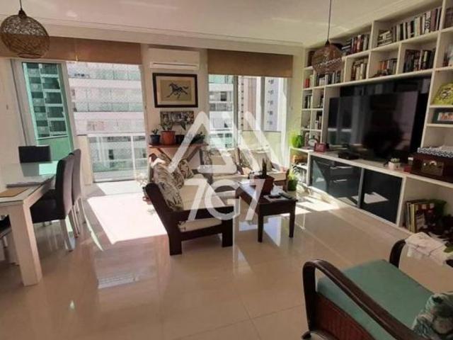 EXCELENTE APARTAMENTO REFORMADO NA PRAIA DAS PITANGUEIRAS GUARUJÁ