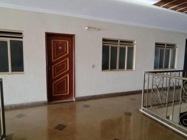 EXCELENTE APARTAMENTO RUA 05