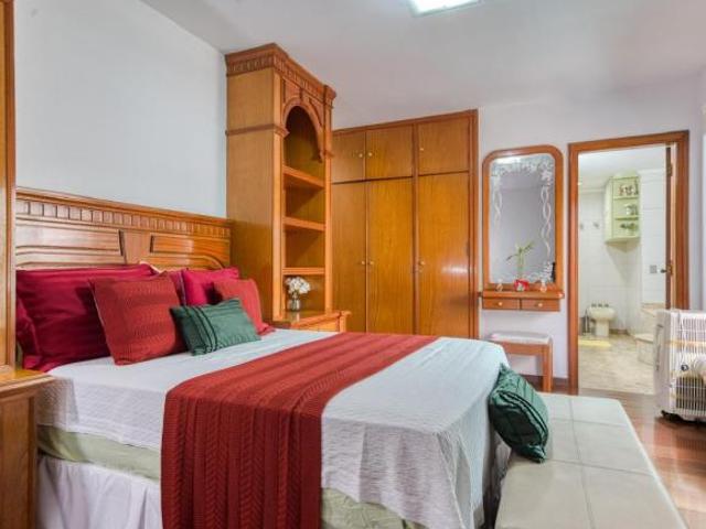 Versátil apartamento para venda em Aclimação com 4 quartos, sendo 2 suítes, 236m² remaxares#92JOV