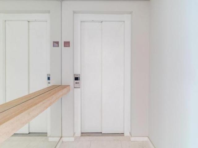 Versátil apartamento para venda em Vila Uberabinha com 3 quartos, sendo 3 suítes, 335m²