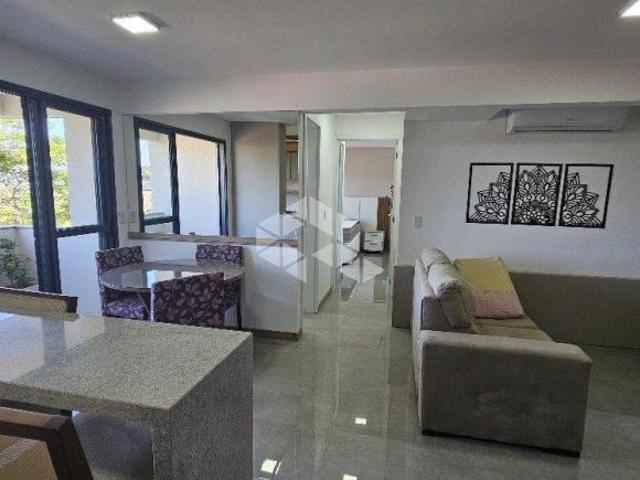 EXCELENTE APARTAMENTO UM DORMITÓRIO COM CLOSET, SUÍTE, CHURRASQUEIRA E BOX