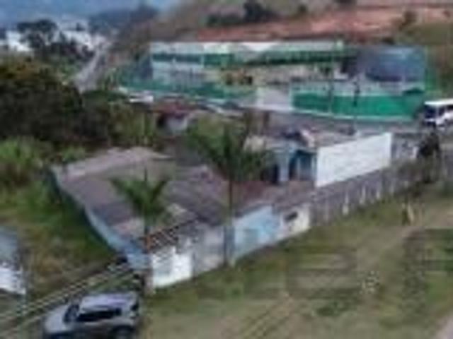 Excelente área com 2.900m² para ponto comercial na entrada da cidade de Extrema
