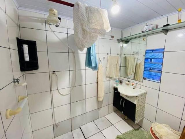 Excelente bangalô duplo refortmado. O imóvel está localizado na Vila Caiçara, bairro que vem receben