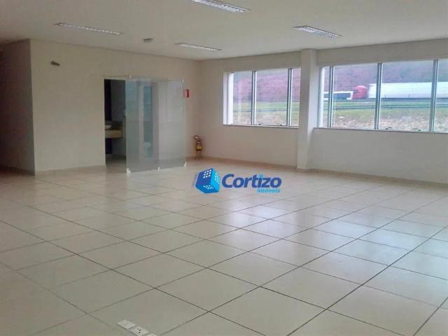 Excelente galpão com 26 vagas, salas corporativas e refeitório por R$45.000,00 em Jundiaí/SP