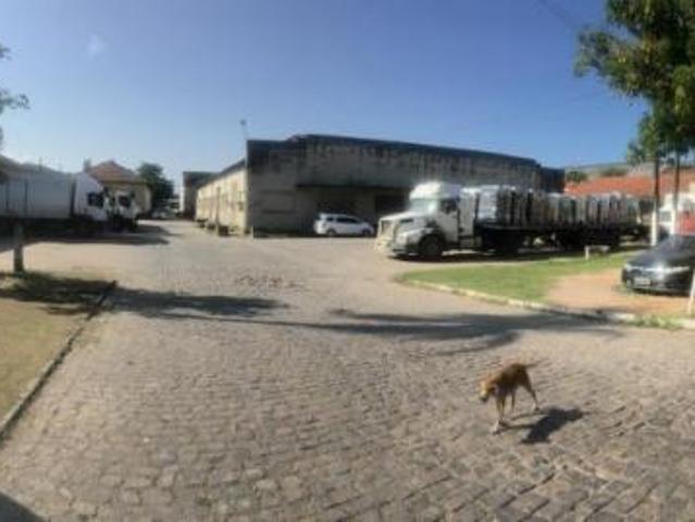 Excelente Galpão 1000m2 com Escritório, Portaria 24h Ótima Localização