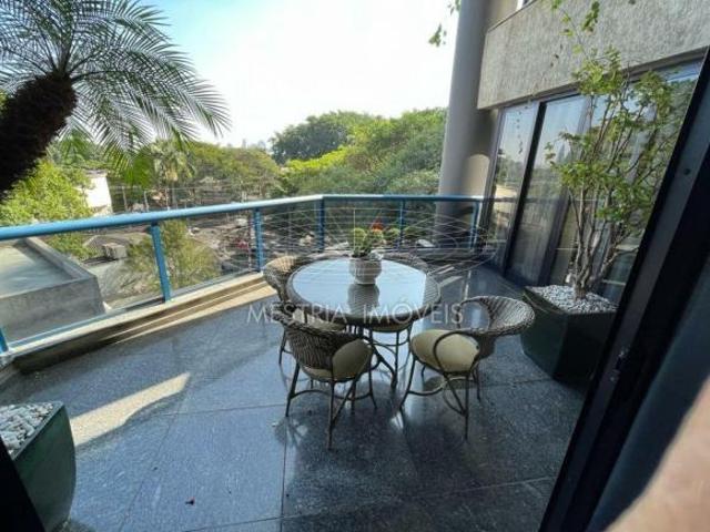 Excelente duplex na melhor localização do Jardins!