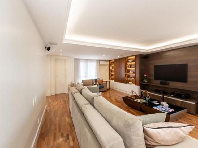 Elegante duplex para venda em Mirandópolis com 4 quartos, sendo 2 suítes, 226m²
