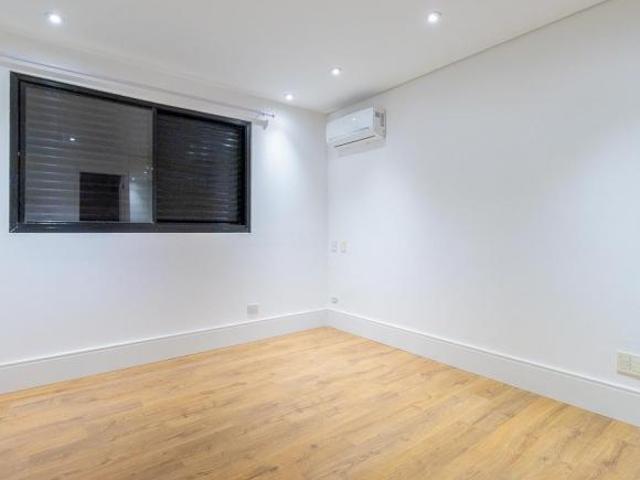 Sensacional duplex para venda em Pinheiros com 2 quartos, sendo 2 suítes, 132m²