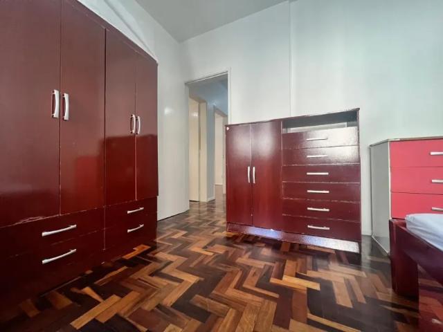 Excelente e amplo apartamento 3 dormitórios no centro muita luz e o melhor da vida urbana!