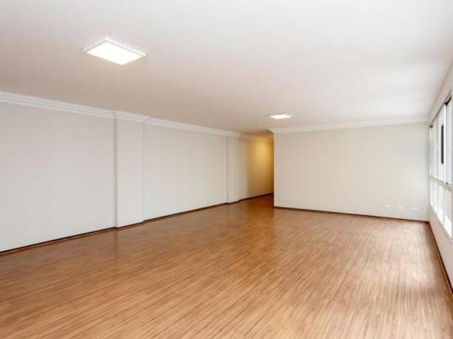 Excelente e amplo apartamento a venda na Rua do Comércio 24 horas, bairro Centr