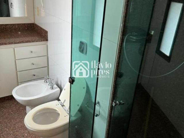 Excelente e luxuoso apartamento localizado no melhor ponto residencial da Savassi. 04 quartos sendo