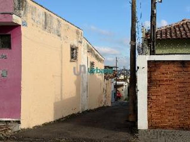 Excelente edícula em ótima localização, em frente a escola Juliano Neto Imobiliária Urbana