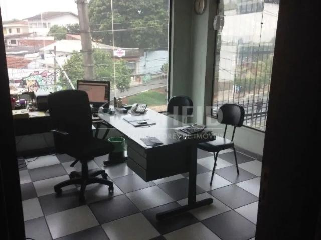 Imovel situado em esquina comercial, jardim marajoara