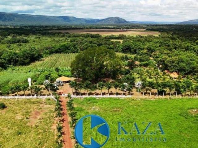 EXCELENTE FAZENDA BANHADA PELO RIO URUCUIA COM 33 HECTARES