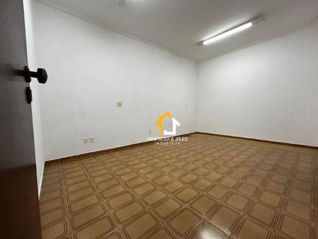 Excelente imóvel comercial, com potencial de ganho, com locação de salas de até 30.000,00 mês, sem d
