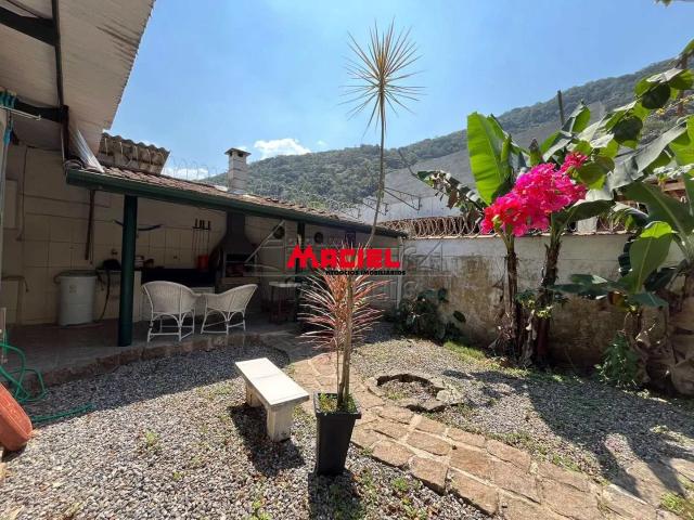 Excelente Imóvel Multifuncional à Venda em Ubatuba | Ideal para Moradia, Investimento, Pousada, Hostel ou Clínica