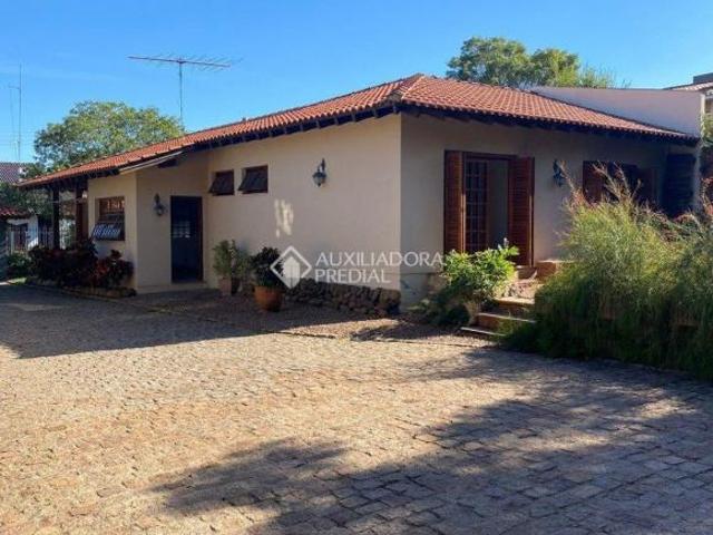 Excelente imóvel no Bairro Vila Nova com 2 casas