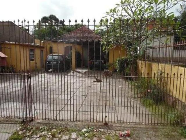 Excelente imóvel com terreno amplo à venda no Jardim Itu – Porto Alegre