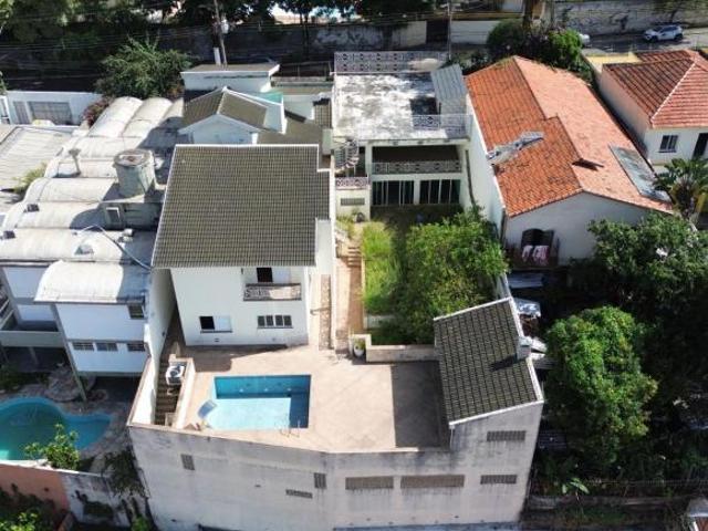 Excelente imóvel em frente as piscinas do Acre Clube no Jd. França