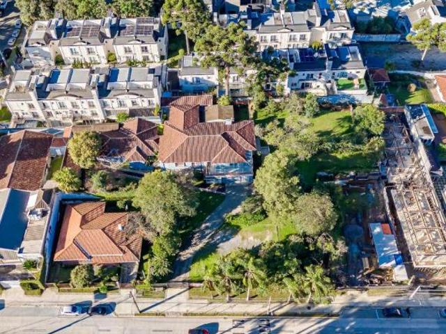 Excelente imóvel para incorporação residencial de alto padrão no Mercês | Curitiba