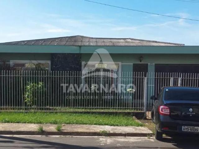 Excelente imóvel residencial com amplo terreno em Uvaranas