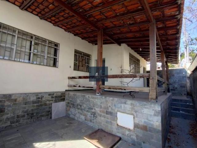 EXCELENTE OPORTUNIDADE NO NOVA FLORESTA CASA COM 192,97m2 e 319m2 DE TERRENO
