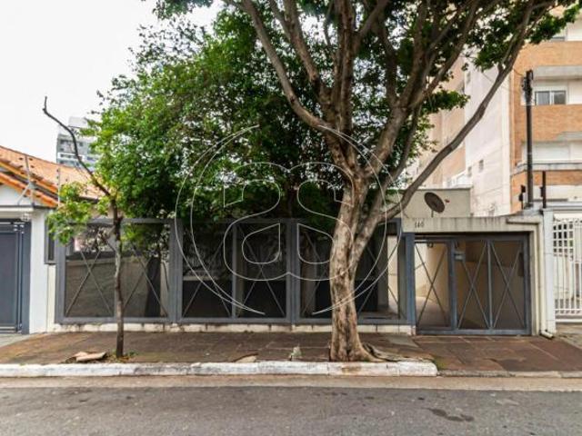 Excelente oportunidade no coração do Campo Belo! Casa com 300 m² de terreno e 230 m² de área útil!